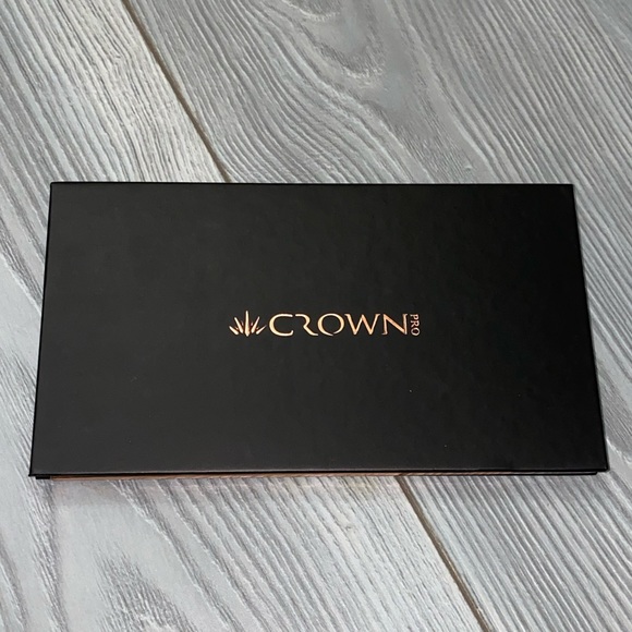 Crown | Makeup | Crown Pro Eyeshadow Palette | Poshmark